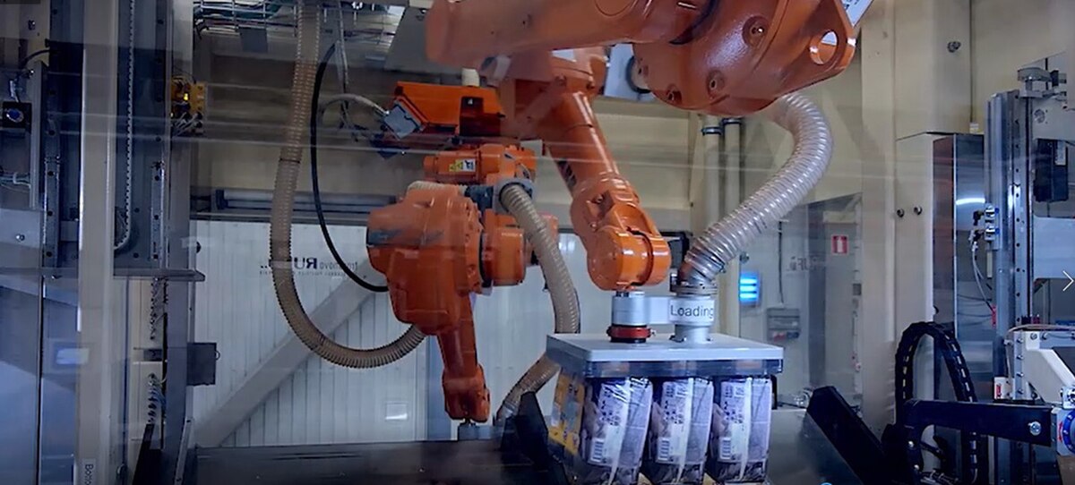 Leading through Digitalization